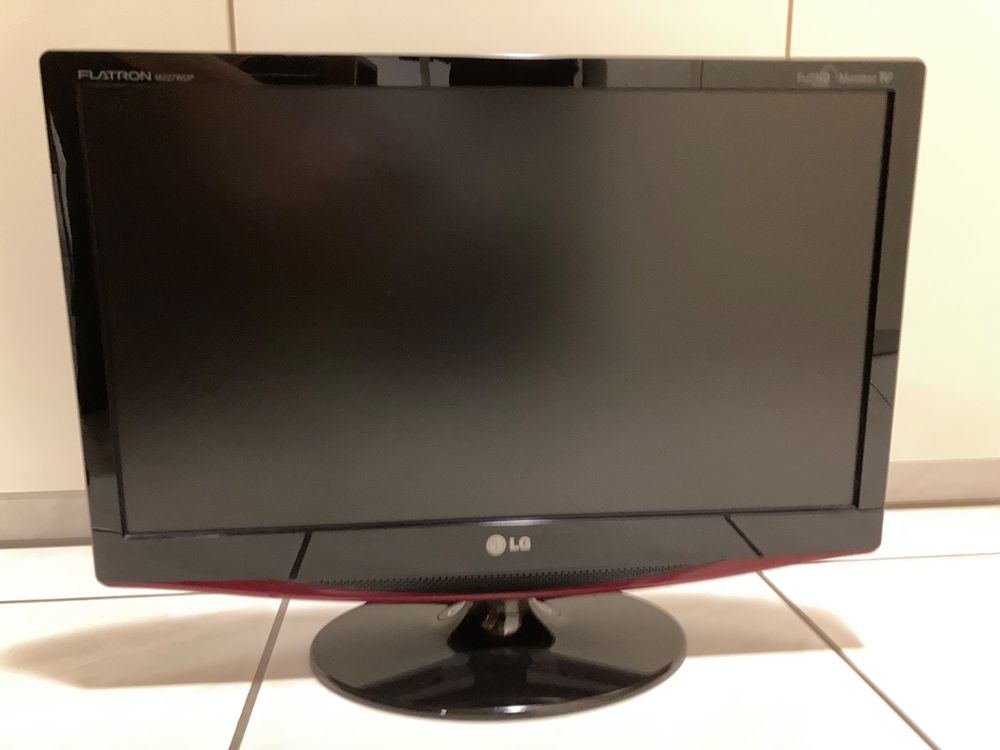 LG PC Bildschirm (Gebraucht) in Luzern für CHF 10 – mit Lieferung auf Ricardo kaufen