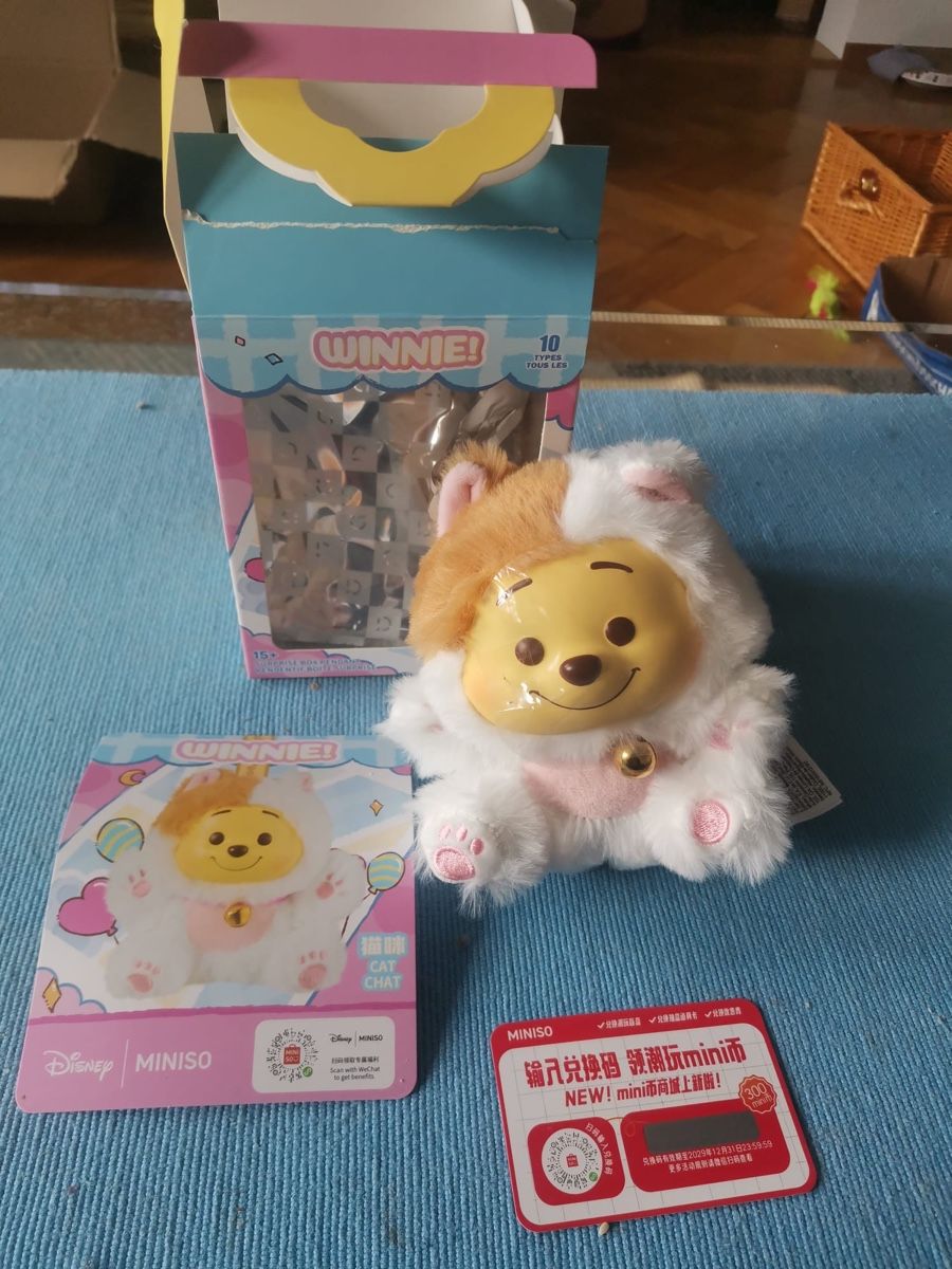 MINISO Disney Winnie the Pooh als Katze Kuscheltier, Neu (Neu und ...