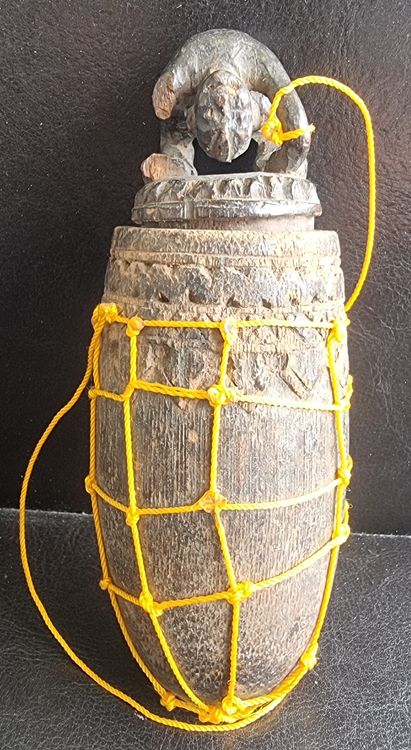 Alte Afrikanische Handgeschnitzte holz dose mit figur (Gebraucht) in Menziken für CHF 5 – mit ...