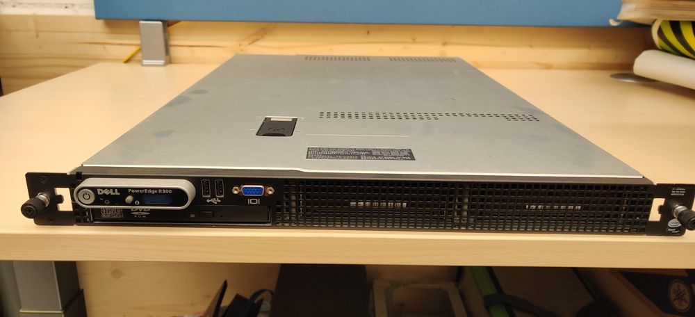 Dell Power Edge R300 (Gebraucht) in Dietikon für CHF 6 – nur Abholung ...