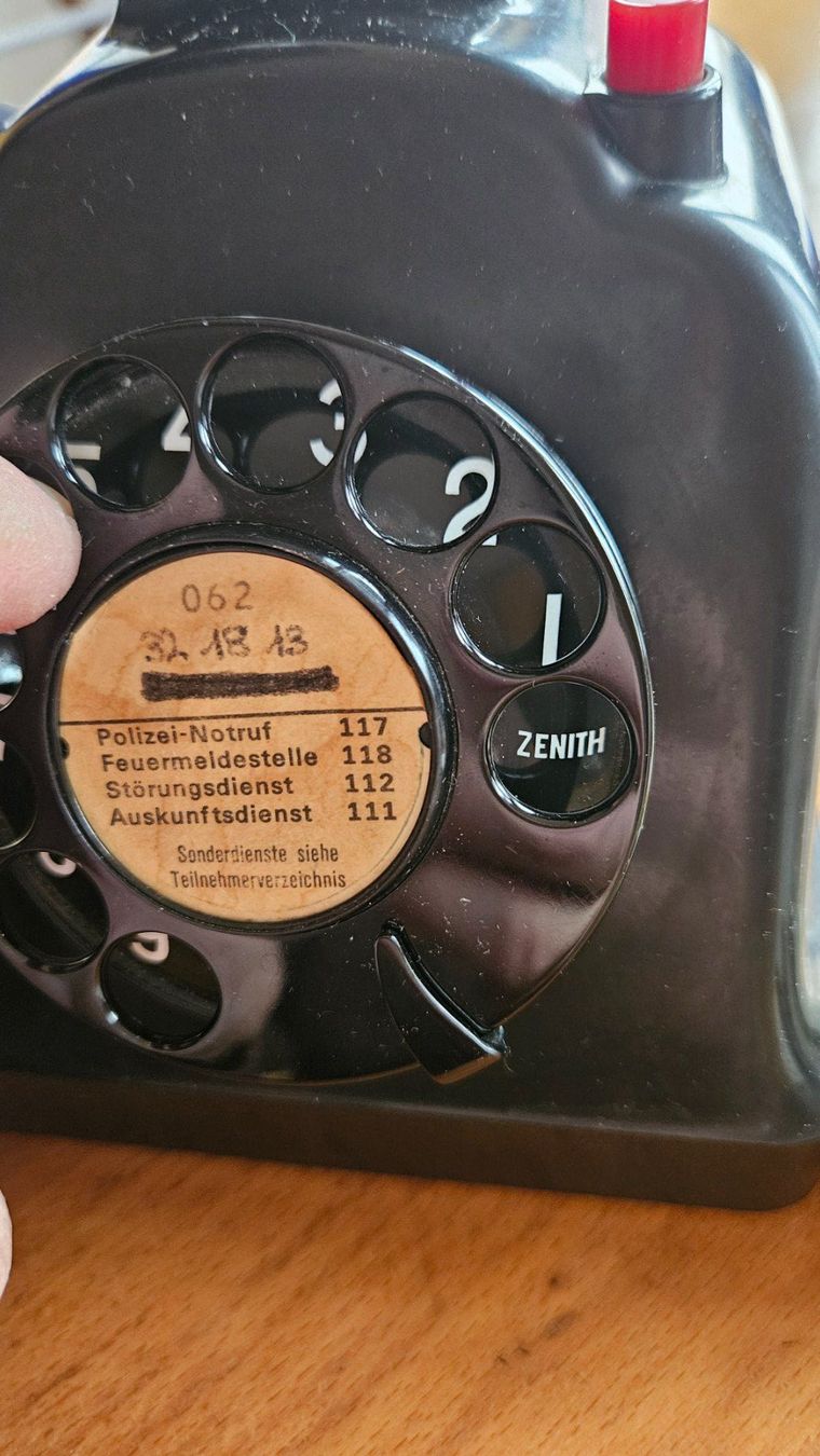 Vintage Bakelit Telefon Schwarz, Rarität, Top Zustand! (Gebraucht) in ...