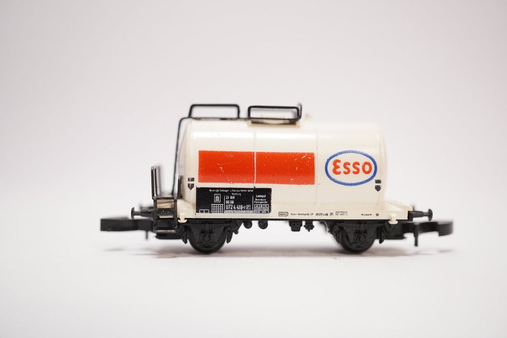 e33 Märklin 8612 DB Tankwagen Esso 2-achs (Gebraucht) in Thun für CHF 12 – mit Lieferung auf ...