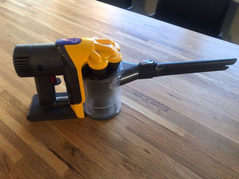 Dyson DC30 (Gebraucht) in Zürich für CHF 41 – mit Lieferung auf Ricardo ...