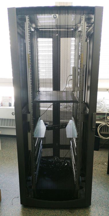 HP Rack/Serverschrank 42HE mit APC USV (Gebraucht) in Zürich für CHF ...