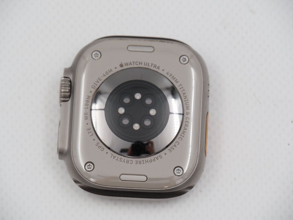 APPLE Watch Ultra A2684 iCloud (26012003) (Defekt) in Zürich für CHF 77 ...