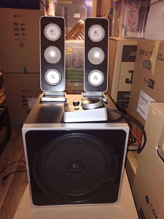 Logitech Subwoofer + 2 Lautsprecher | Kaufen auf Ricardo