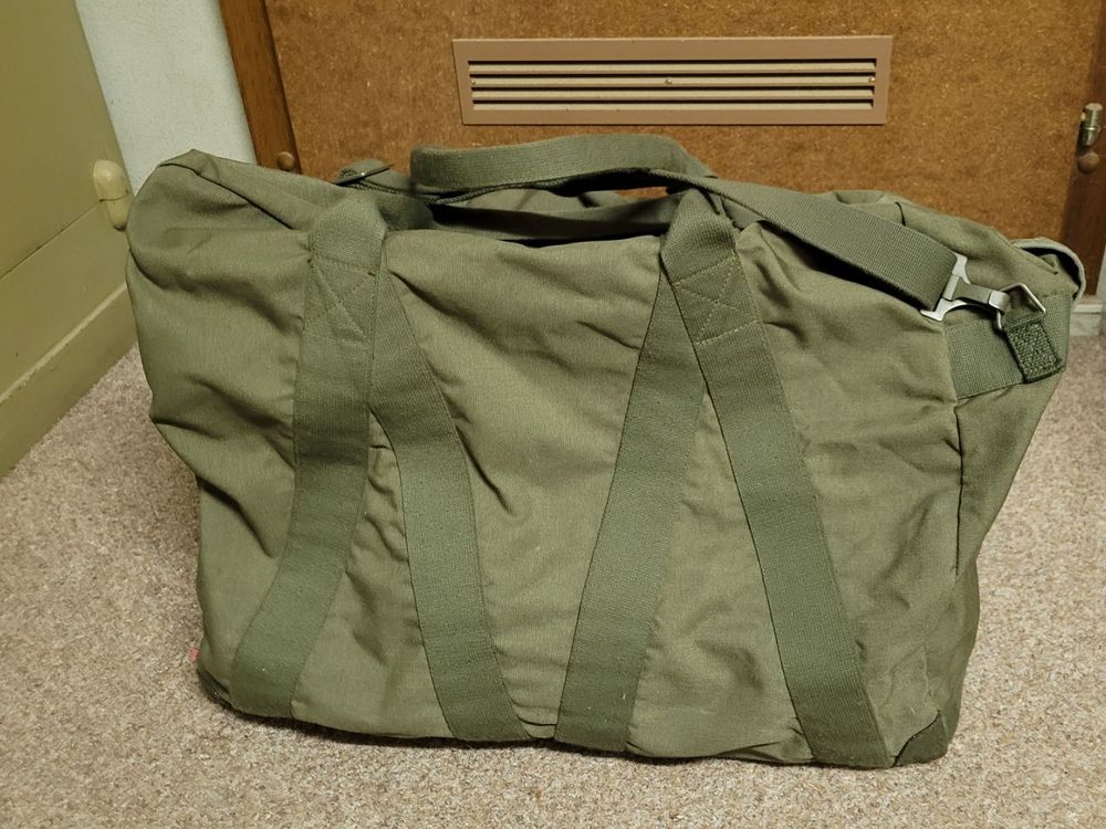 Sac militaire armée suisse très grand volume (Gebraucht) in Choëx für ...