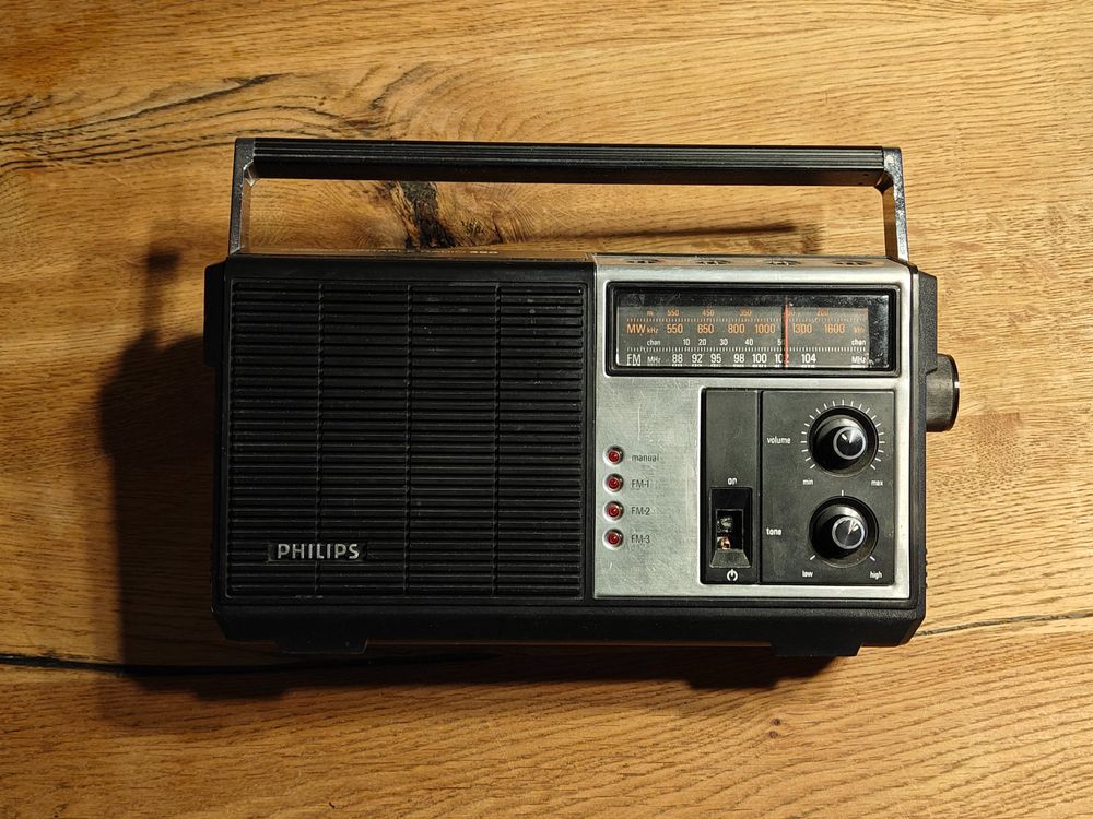 Vintage Philips 2 Band Portable Radio 390 – funktionstüchtig (Gebraucht ...