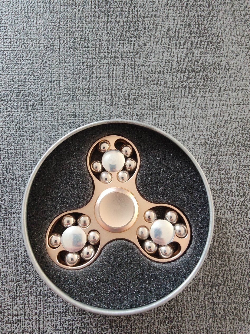Fidget Spinner (Gebraucht) in Maur für CHF 12 – mit Lieferung auf ...