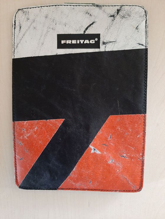 Tablethülle von Freitag ab 1.- (Gebraucht) in Horw für CHF 1 – mit ...