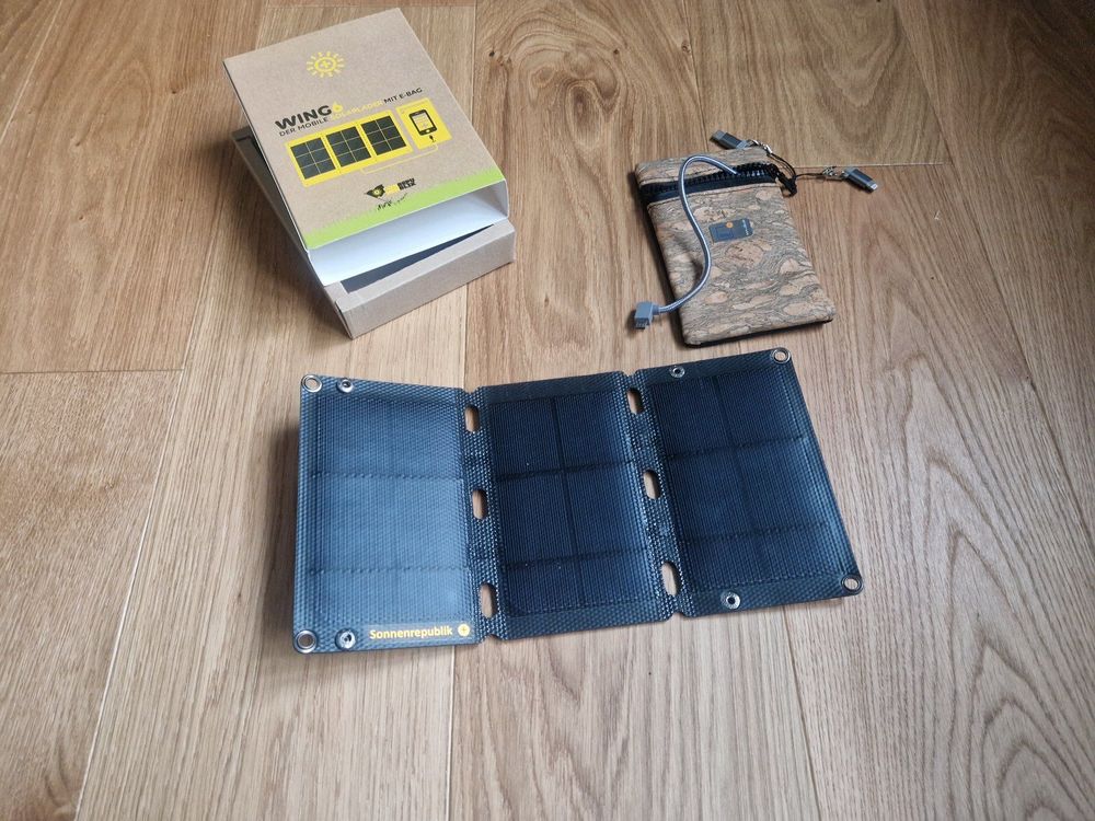 Solar Ladegerät Wing6 eBag + USB-Powerbank Energy 5000 (Gebraucht) in ...