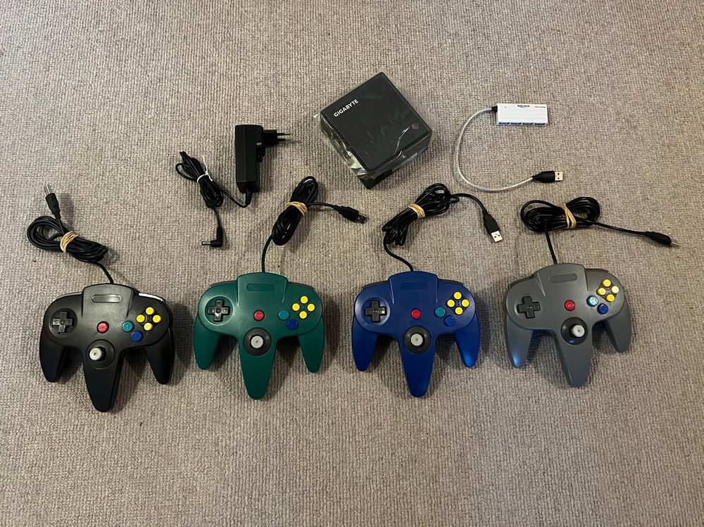 Gigabyte Brix Mini Multimedia PC mit USB-Game-Controller (Gebraucht) in ...