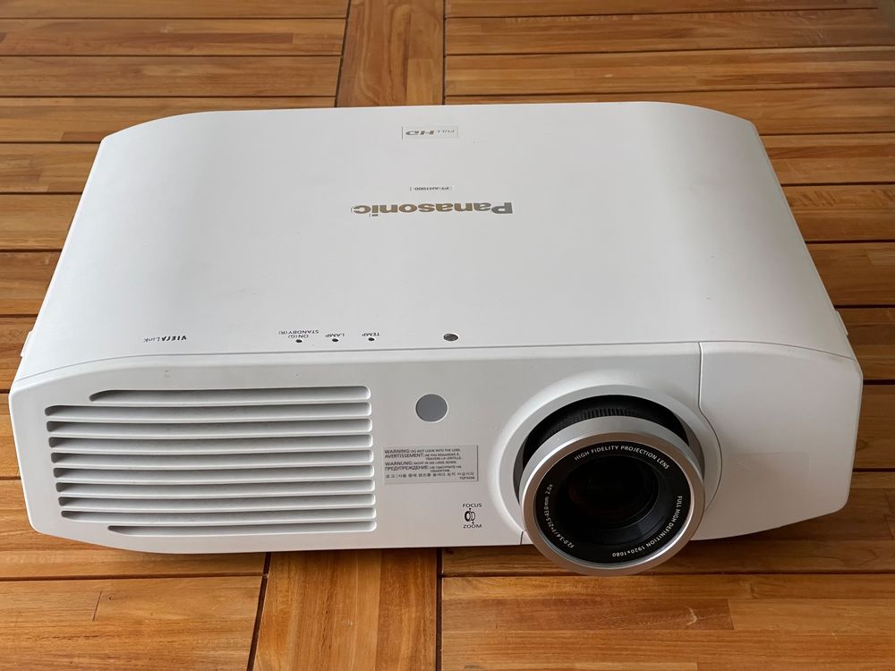 Panasonic PT-AH 1000 E (Gebraucht) in Biel/Bienne für CHF 299 – nur ...