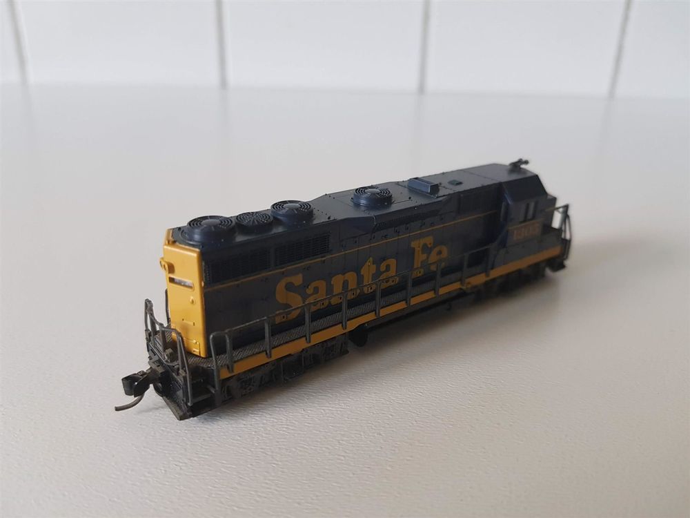 ATLAS/KATO Diesellok EMD GP35 "Santa Fe" (Neu (gemäss Beschreibung)) in ...