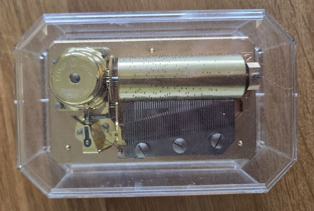 Reuge Music Box "Edelweiss" R. Rodgers (Gebraucht) in Neftenbach für ...