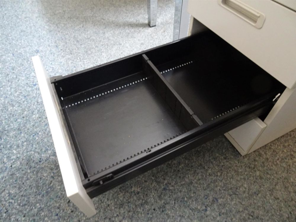 E195 Embru EQ Bürotisch mit Korpus ab 1. | Kaufen auf Ricardo