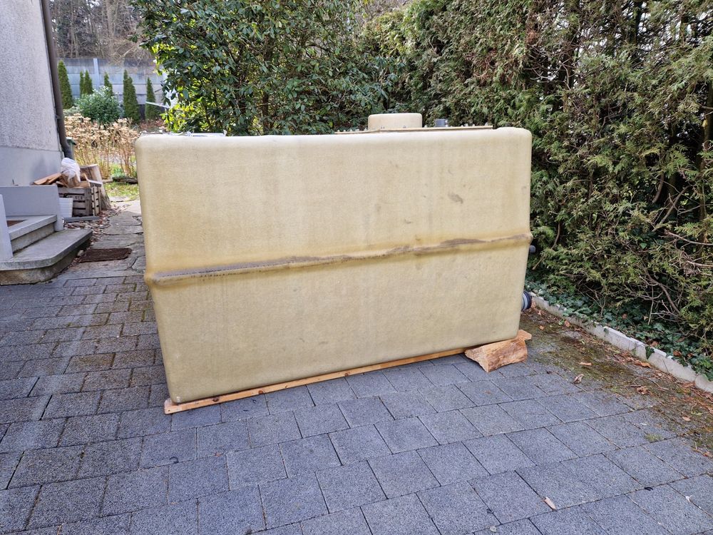 Wassertank, 1800 Liter (Gebraucht) in Liebefeld für CHF 121 – nur ...