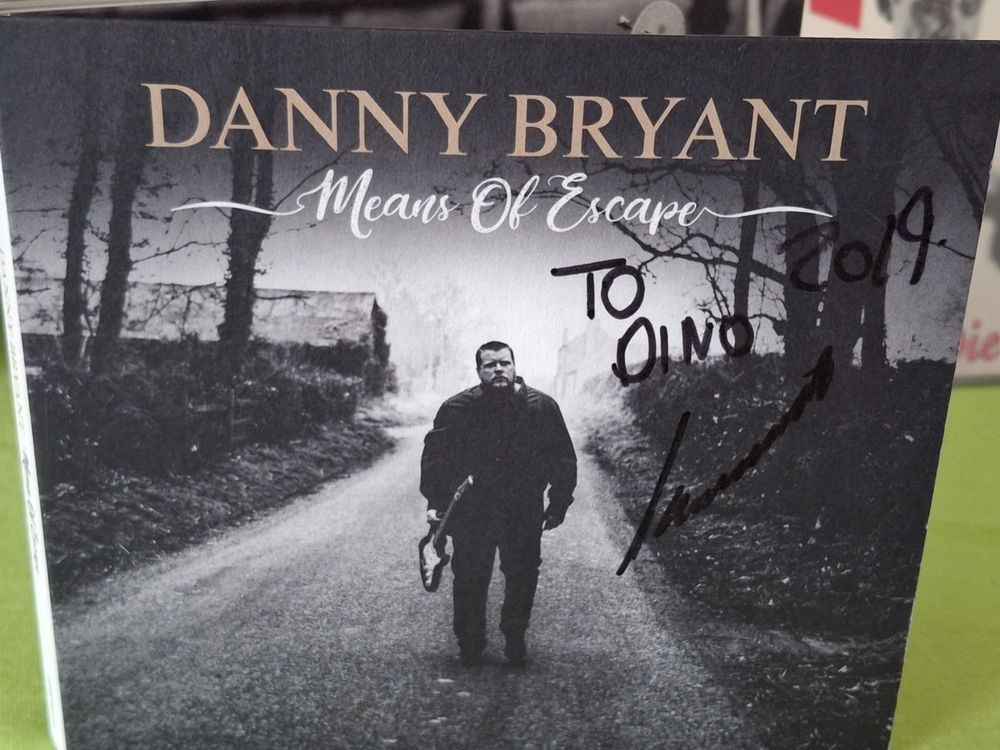 CD Danny Bryant - "Means Of signiert ( Blues-Rock ) | Kaufen auf Ricardo