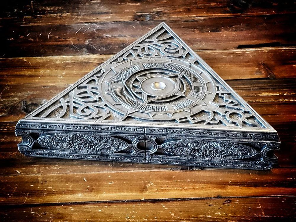 Triangle of Light aus Tomb Raider (Neu (gemäss Beschreibung)) in Aesch ...