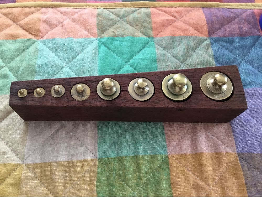 Antike Gewichte, Messing Gewichte Set mit Holzbox (Gebraucht) in ...
