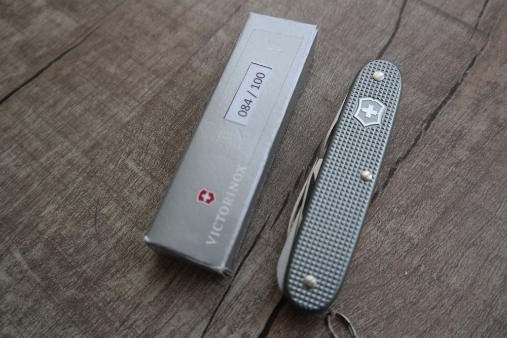Victorinox Alox Bicolor Grau/Grün (Neu (gemäss Beschreibung)) in Wahlen b. Laufen für CHF 410 ...