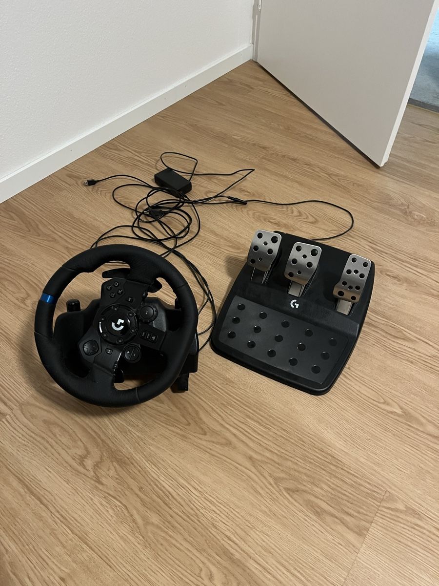 Logitech G923 Driving Force Lenkrad für PC & Playstation (Gebraucht) in ...