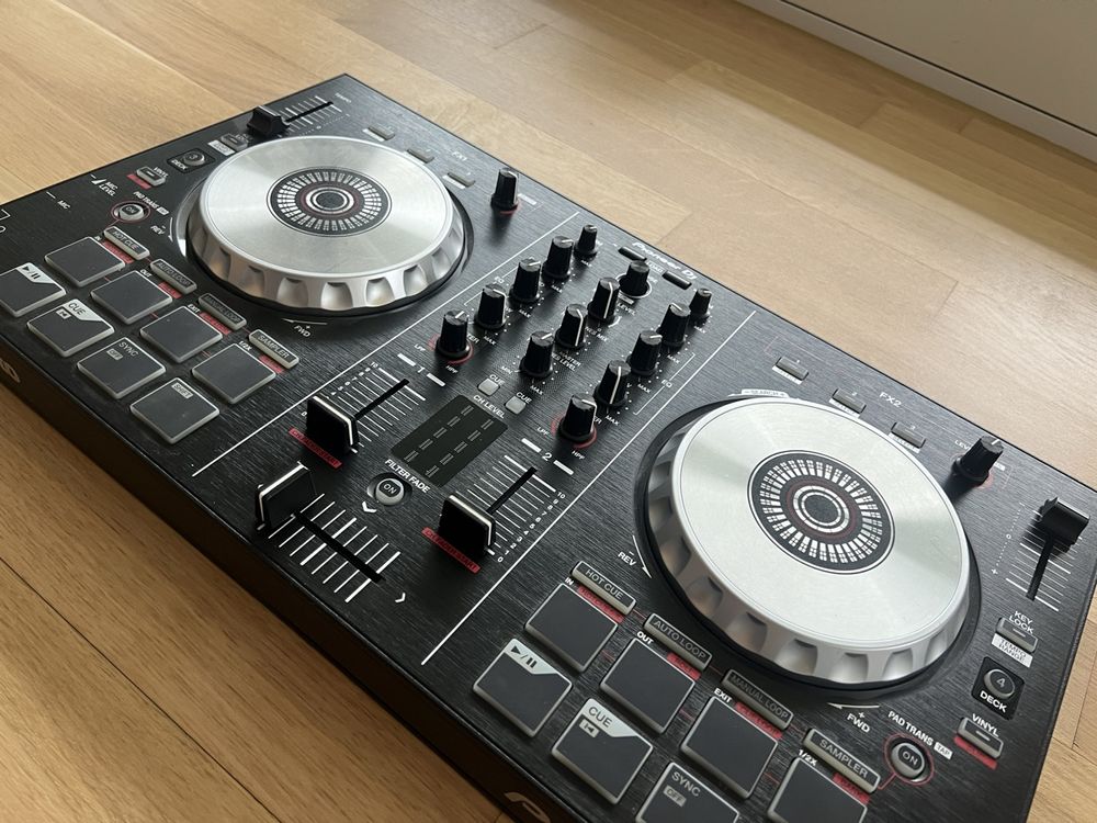 Pioneer DJ Pult (Gebraucht) in Brunnen für CHF 83 – mit Lieferung auf ...
