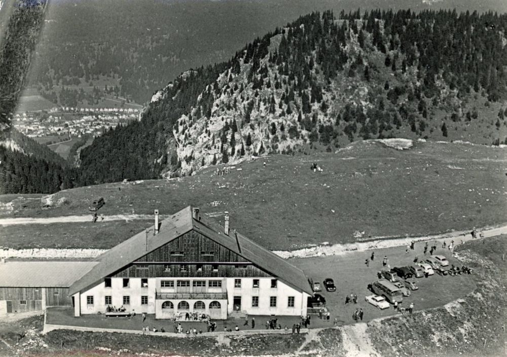 Chasseral BE - Autos beim Hôtel CHASSERAL um 1966 (Gebraucht) in ...