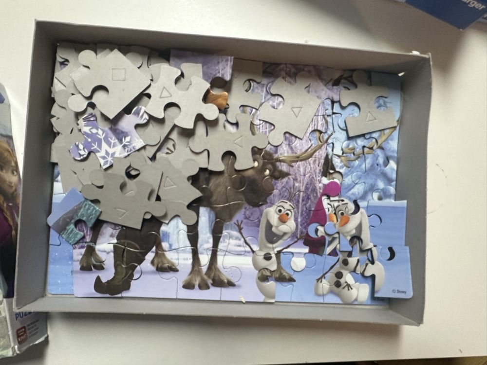 Frozen Anna und Elsa Puzzle 4+ (Gebraucht) in Busswil für CHF 3 – mit ...