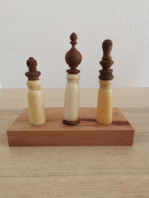 Khol 3 flacons anciens en os (D'occasion) à Martigny pour CHF 30 – avec ...