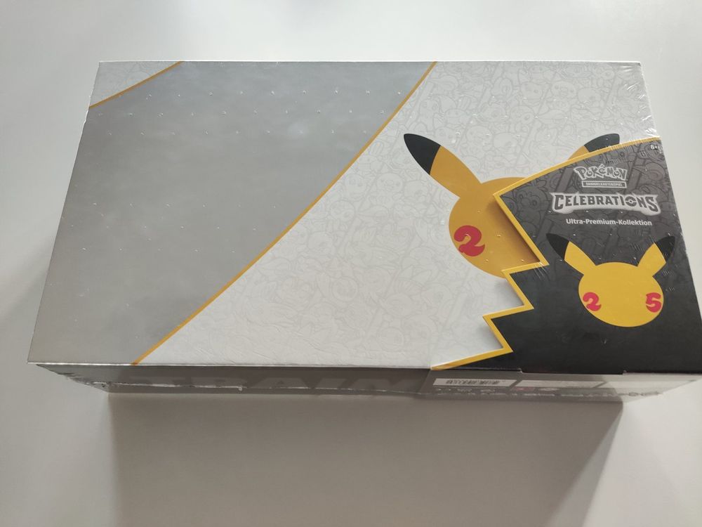 Pokémon Celebration Ultra Premium Box (Neu und originalverpackt) in St ...