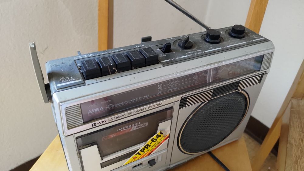 Alter Kassettenrecorder Retro (Defekt) in Dörflingen für CHF 5 – mit ...