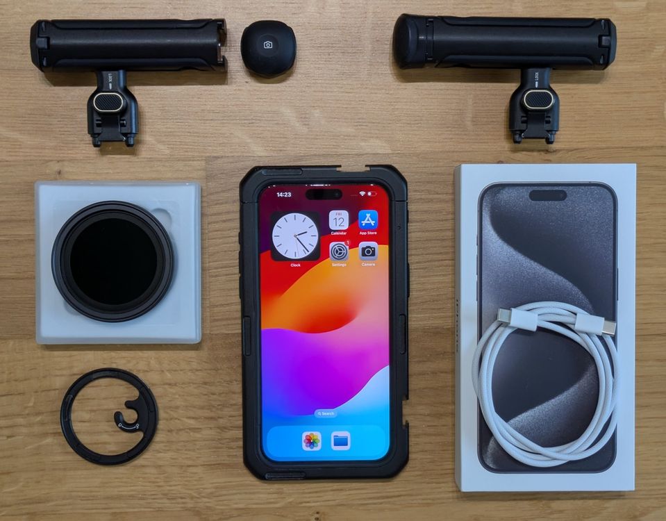 iPhone 15 Pro Max (Neuwertig) – Content Creator Set (Gebraucht) in ...