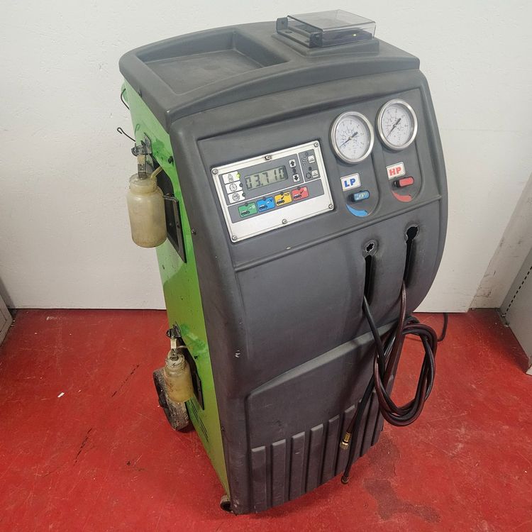 Silver Systems Klimaservicegerät - R134a (Gebraucht) in Niederdorf für CHF 499 – nur Abholung ...