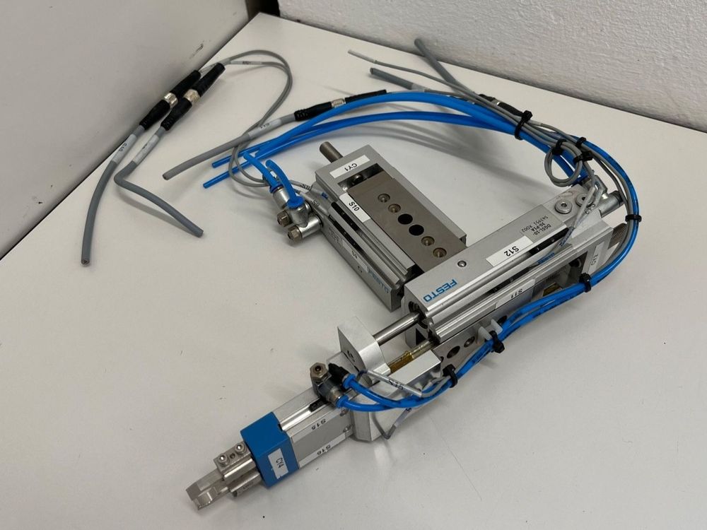 Festo 2 Linearzylinder und 1 Greifer mit Endschaltern | Kaufen auf Ricardo