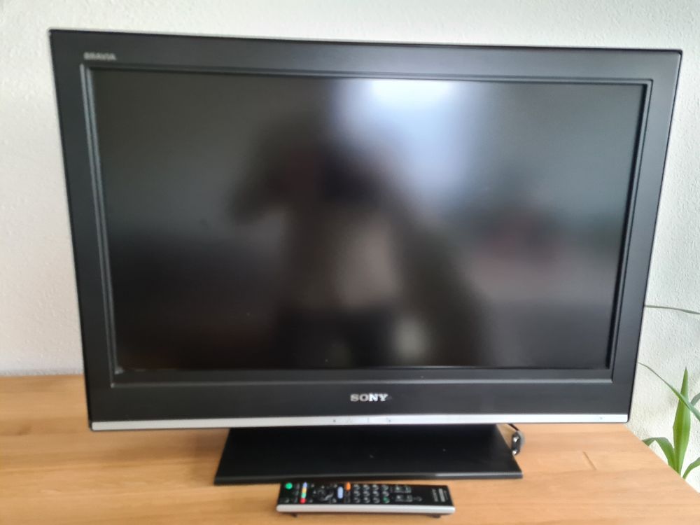 Sony Bravia KDL-32S3000 (Gebraucht) in Bern für CHF 10 – nur Abholung ...
