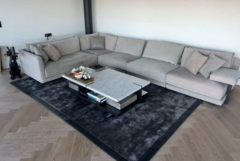 Poliform Frame Rug 330x250 Color dark grey (Gebraucht) in Rüschlikon für CHF 350 – nur Abholung ...