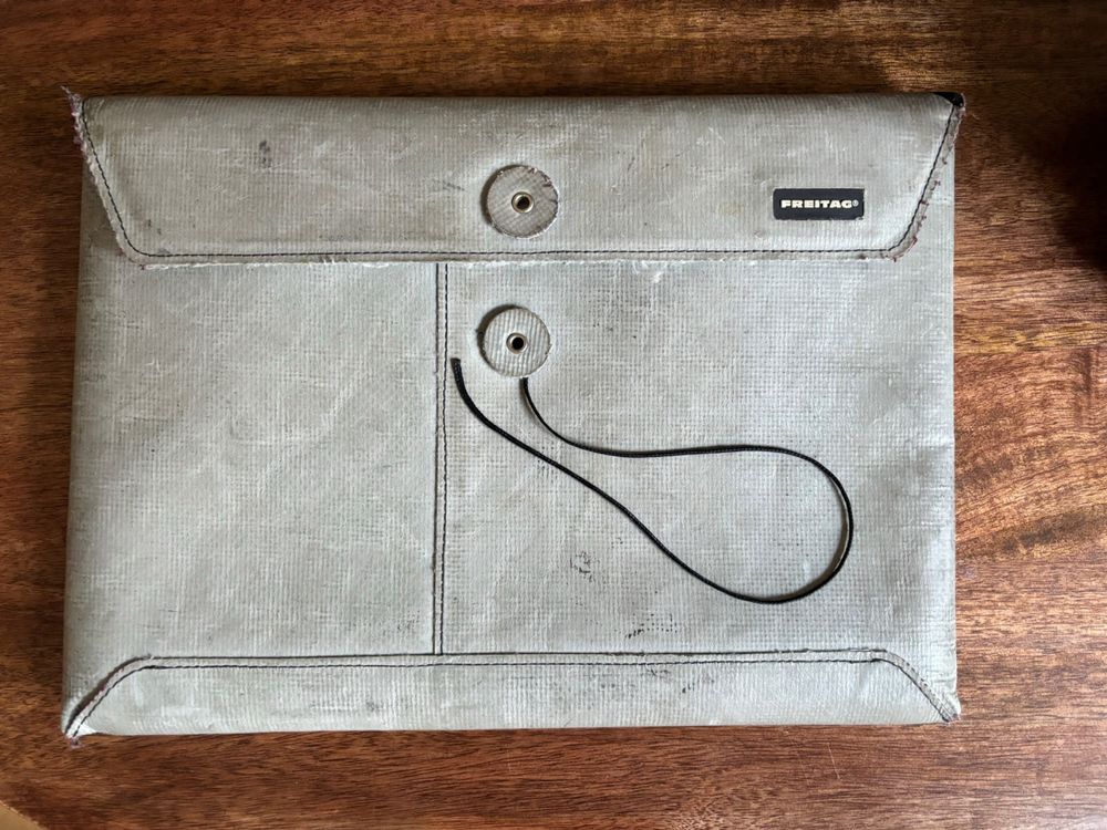 Freitag, F411 SLEEVE FOR LAPTOP 13" PADDED NOTEBOOK ENVELOPE | Kaufen ...