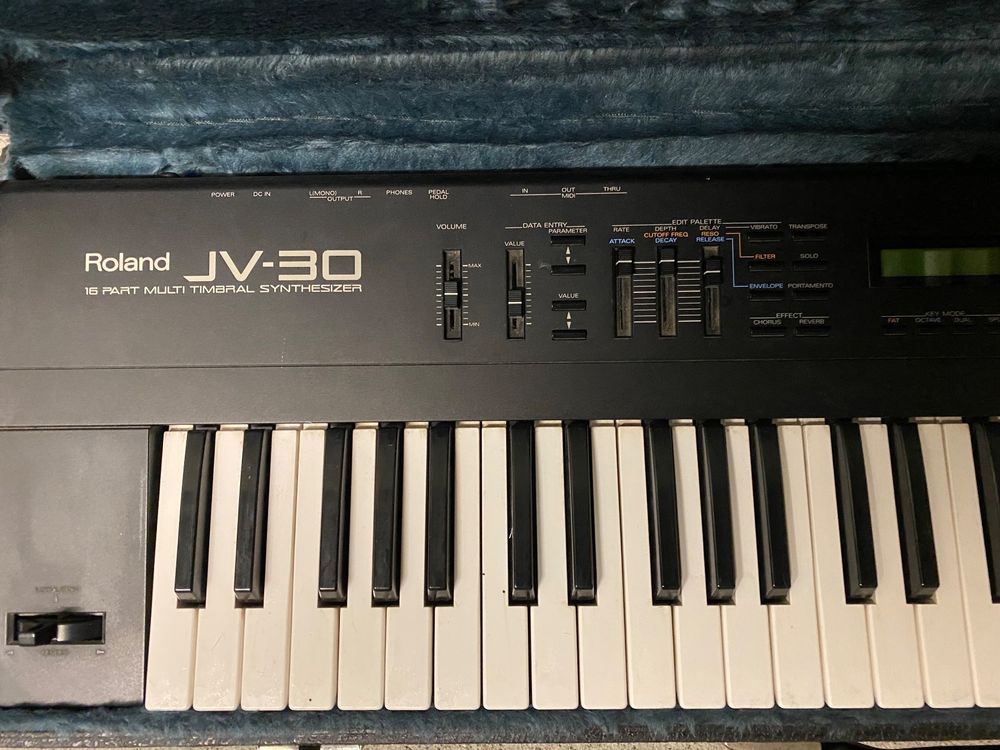 Roland JV - 30 | Kaufen auf Ricardo