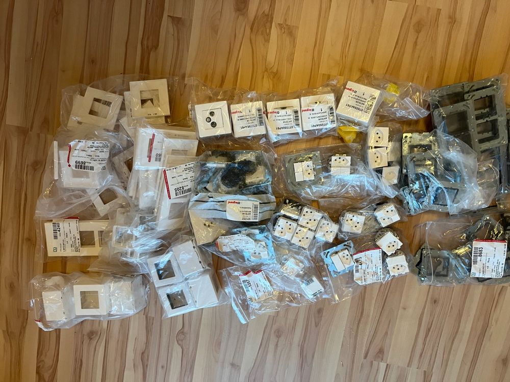 Legrand Elektromaterial (Neu (gemäss Beschreibung)) in St. Ursen für ...