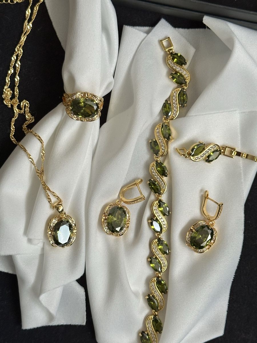 Magnifique parure dorée et verte, idée cadeau ! (Neuf (Voir description ...