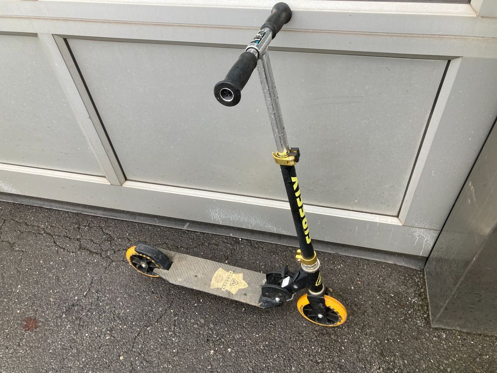 Cooles Firefly Scooter für Kids (Gebraucht) in Cham für CHF 20 – mit ...