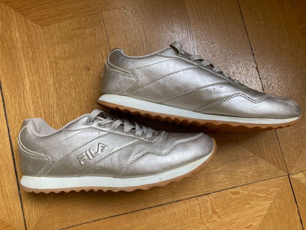 FILA LEDER SNEAKER, GR. 40, SUPER BEQUEM, TOP ZUSTAND (Gebraucht) in Zürich für CHF 48 – mit ...