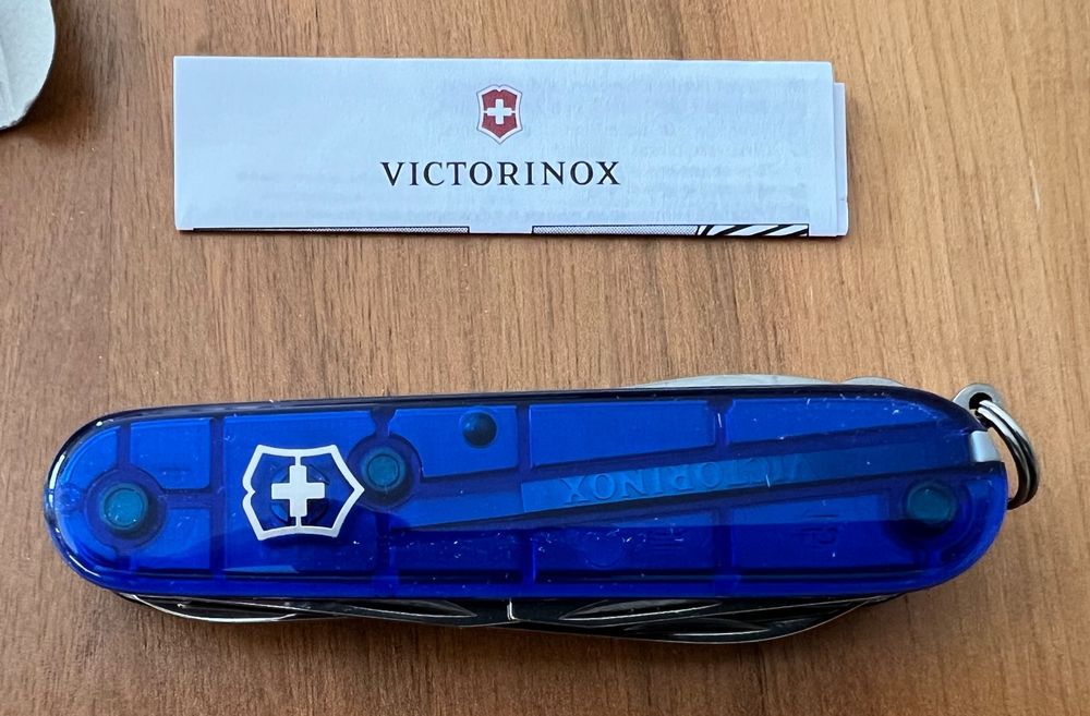 Victorinox "Climber" Swiss Army Knife in Transparent Blue (Neu und ...
