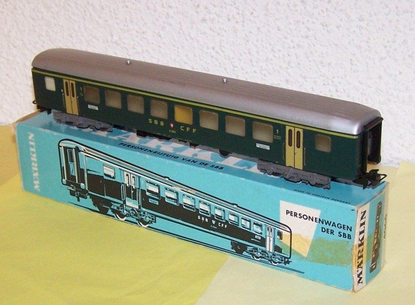 Märklin H0 4066: SBB Blech-Personenwagen A2561 (Gebraucht) in Brüttisellen für CHF 25 – mit ...
