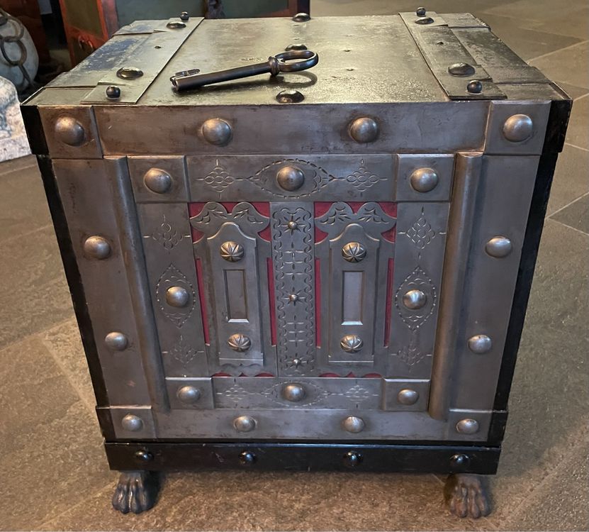 Tresor antik (Gebraucht) in Rorschacherberg für CHF 1500 – mit Lieferung auf Ricardo kaufen