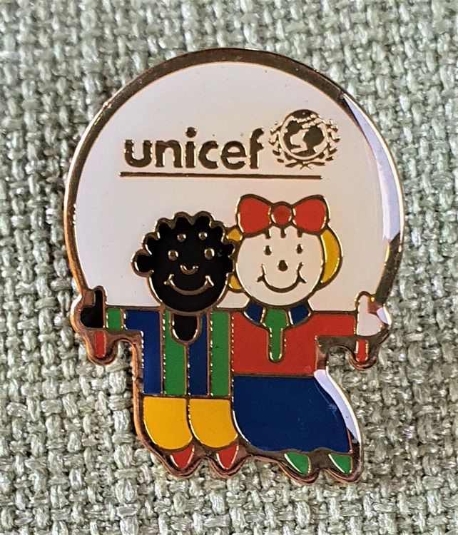J635 - Pin unicef Kinder Seilspringen (Gebraucht) in Reinach BL für CHF ...