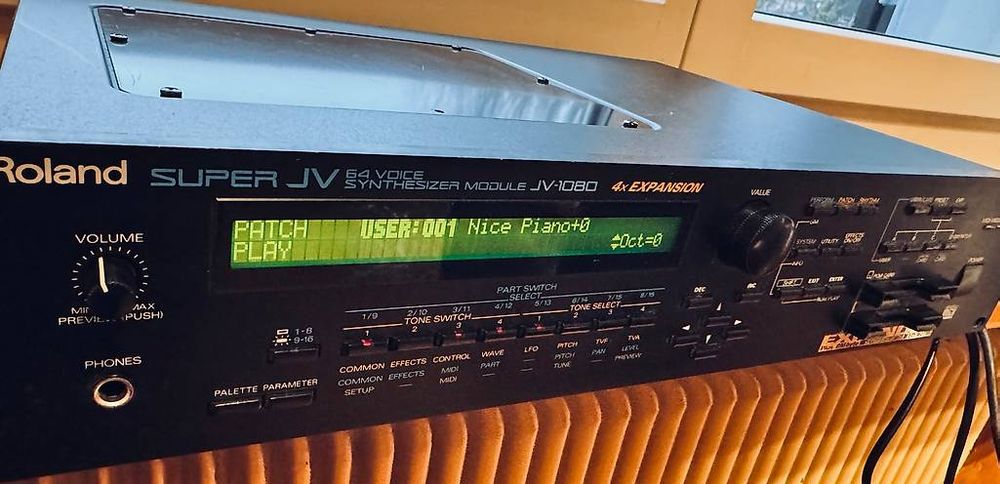 ROLAND SYNTHESIZER MODULE: der Klassiker | Kaufen auf Ricardo