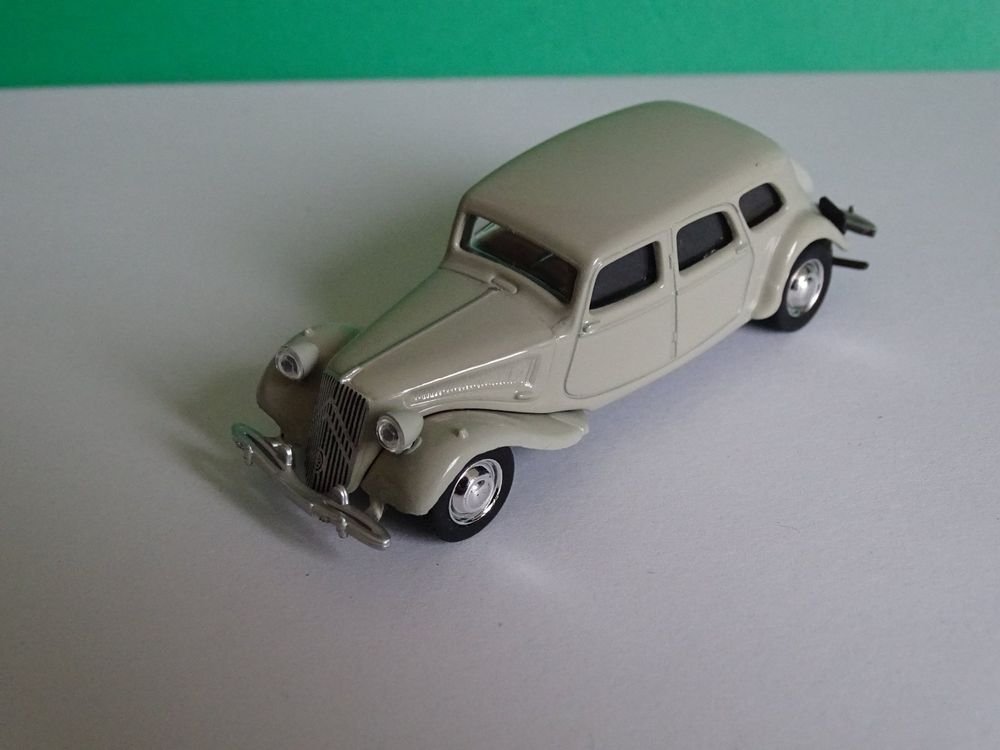 Citroen Traction 15 Six von Norev 1/58 (Gebraucht) in Bretzwil für CHF 3 – mit Lieferung auf ...