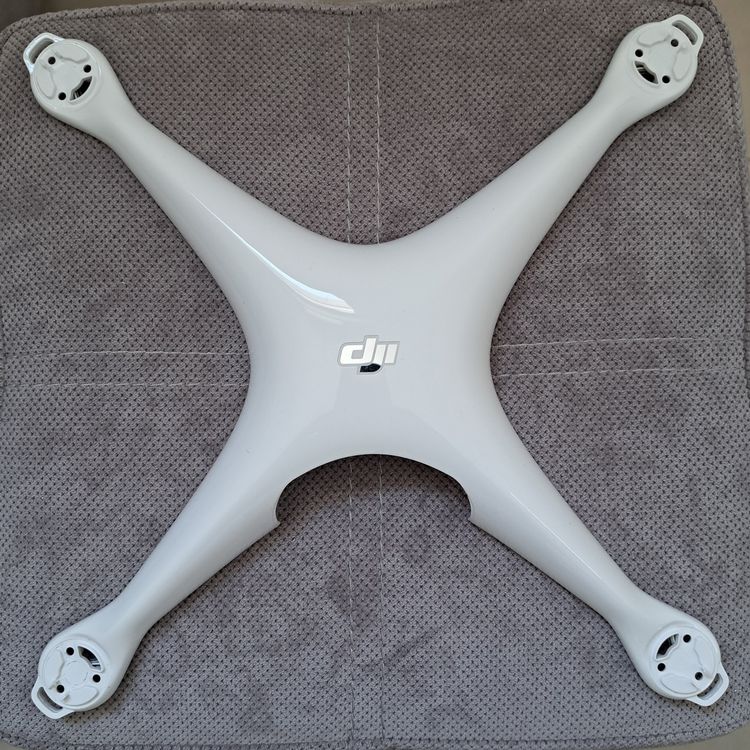 DJI Phantom 4 Pro Advanced - Coque supérieure et LED | Kaufen auf Ricardo